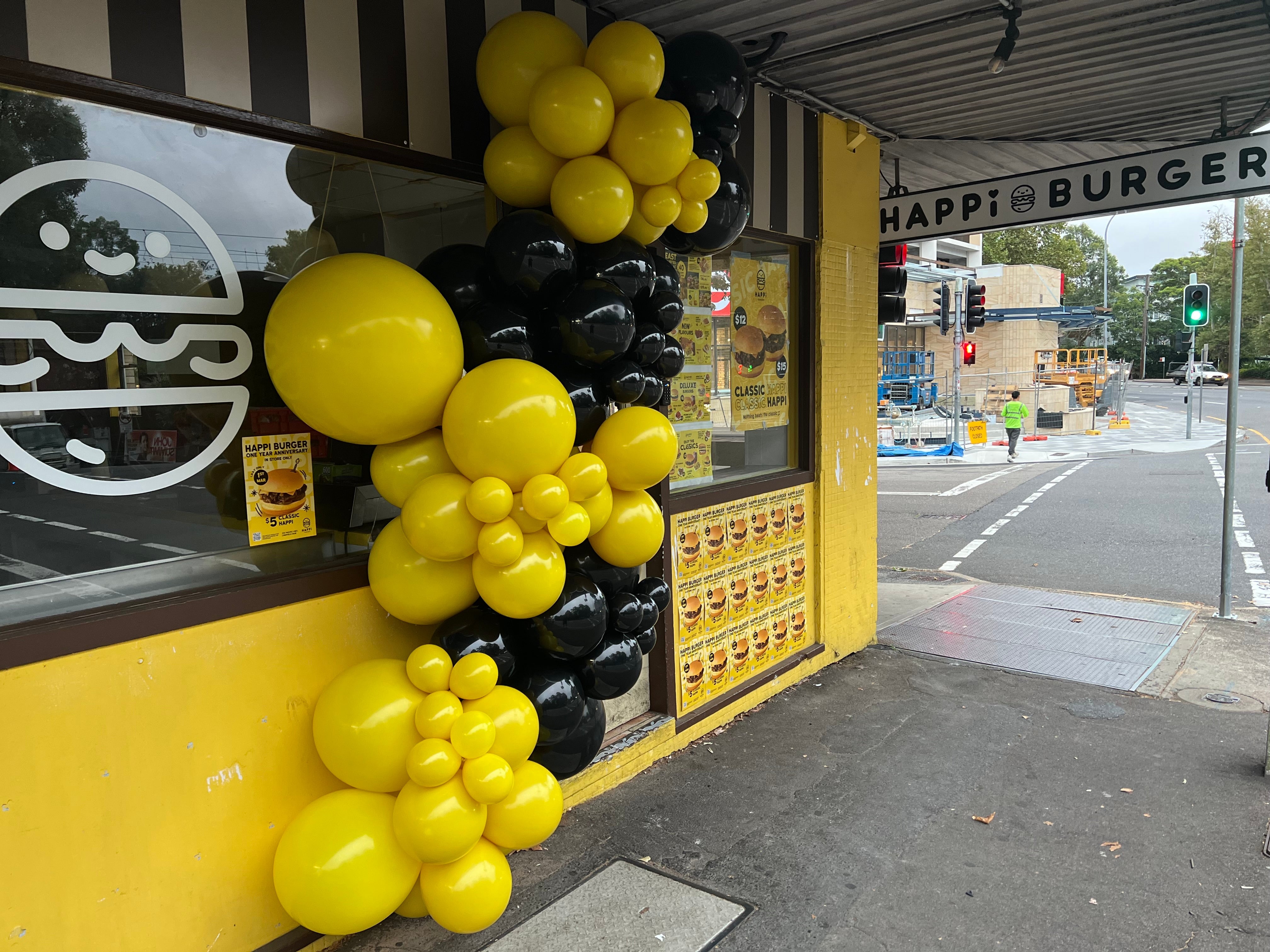Happi Burger 1st Birthday – Balloon Essentials